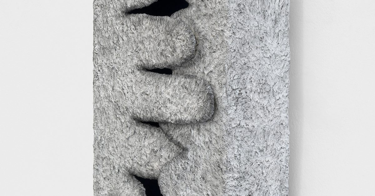 Grappling with Gestures, the Gaze Wanders